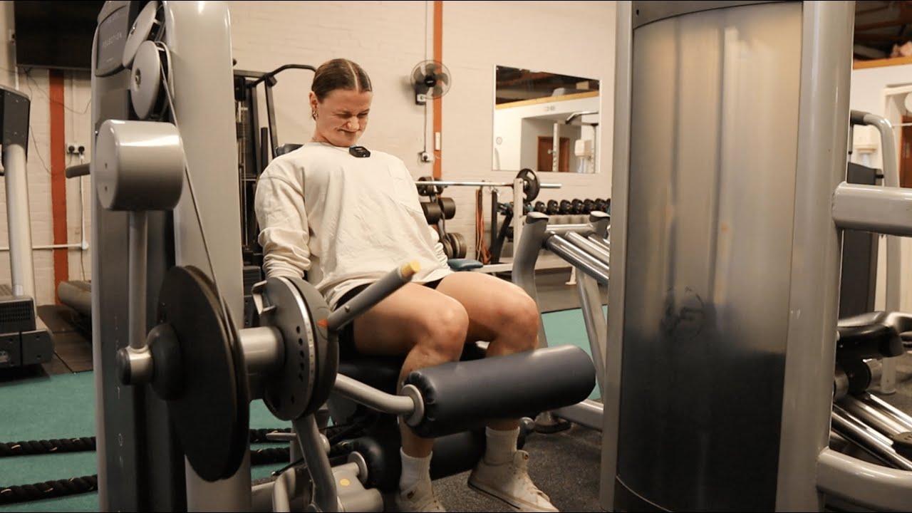 mic'd up leg session | quads, hamstrings & calves - YouTube