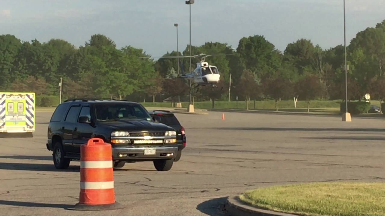 Albany MedFlight Lifenet helicopter landing 6-3-16 - YouTube