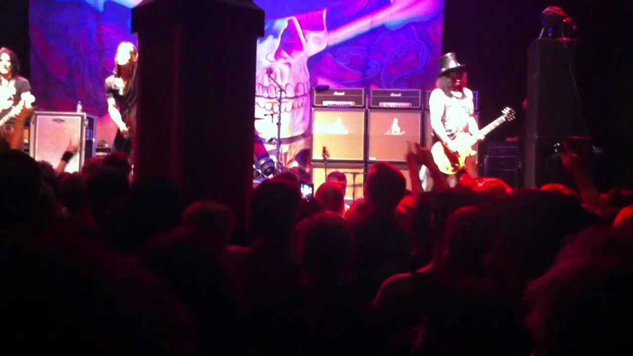 Slash Paradise City Edmonton HD - YouTube