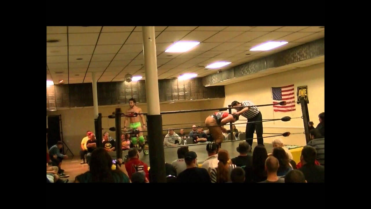 I W E 11 2 13 =Buff John Crammer VS Red Neck Randy Walker - YouTube