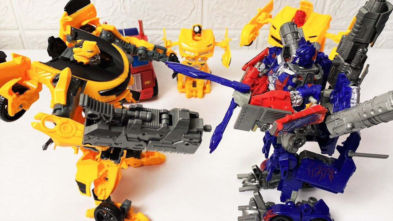 Bumblebee vs Optimus Prime Transformers Rise of The Beast Transforming ...
