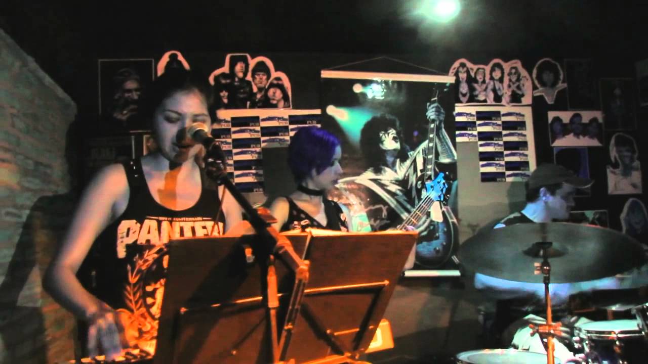 Try just A Little Bit Harder Janis Joplin Moscas de Bar - YouTube