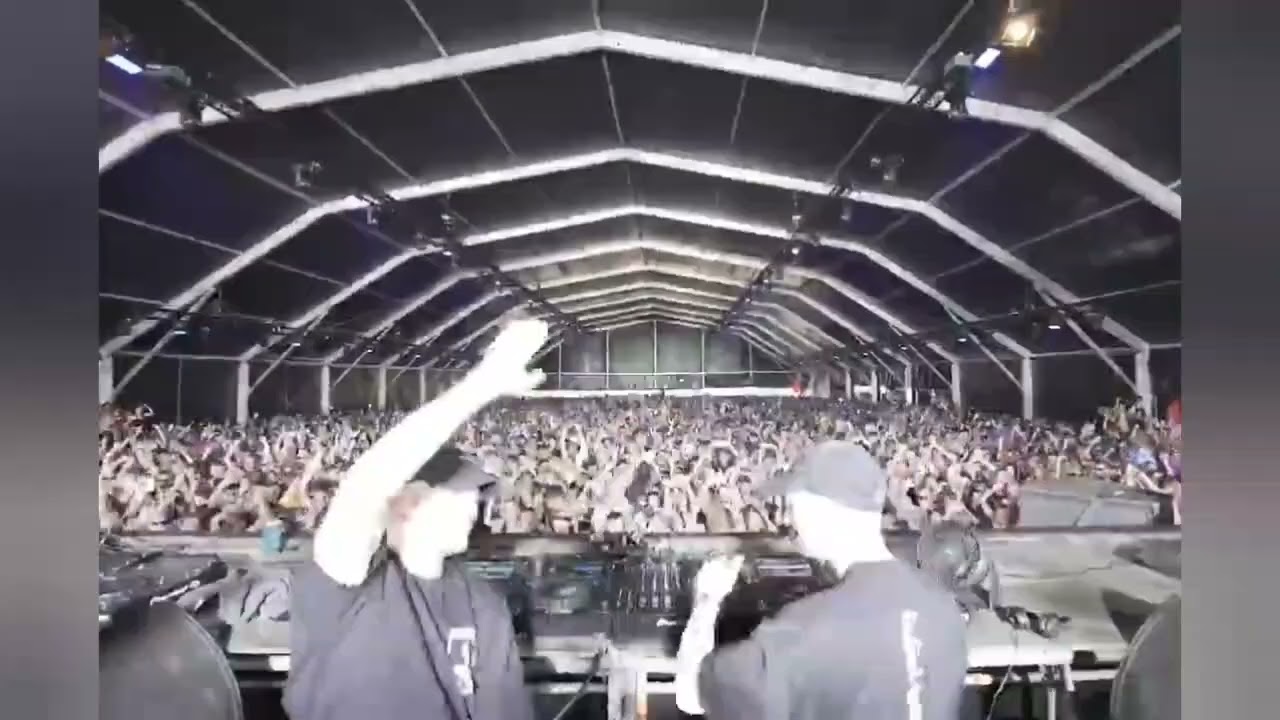 Nico Moreno b2b Klangkuenstler | Rotterdam Rave 2022 best moments - YouTube