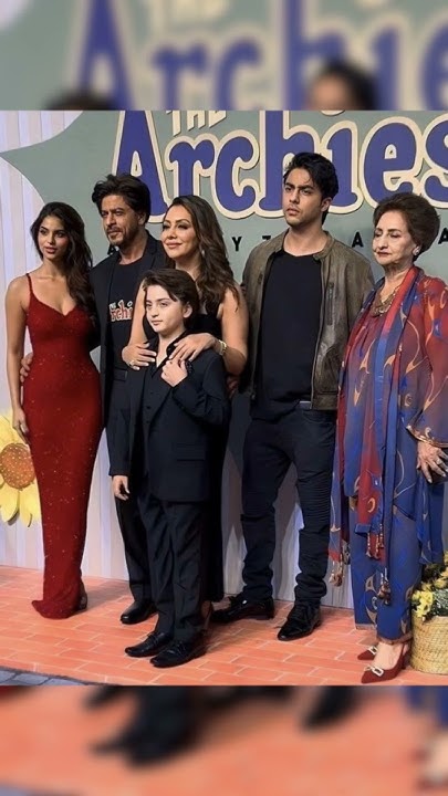 Sahrukh khan 💞 with wife 💞 Gouri khan & kids Aryan & Abraham #ytshorts #srk #viral - YouTube