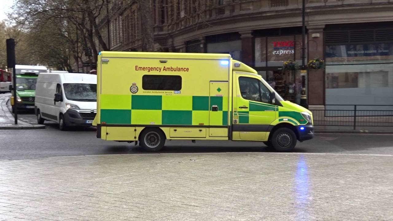 London Ambulance Service - Mercedes Sprinter Responding [1080p, 60fps ...