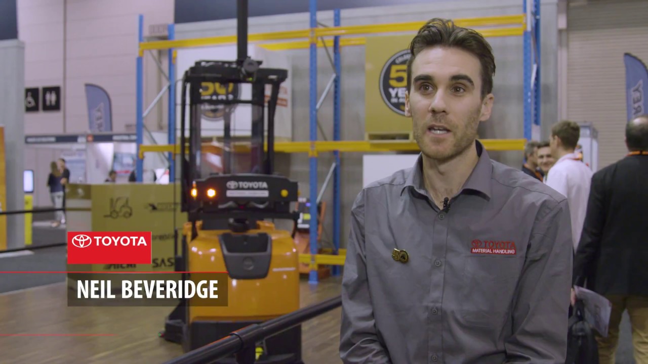 Demonstrating the Driverless Toyota Forklift- AUTOMATION - YouTube