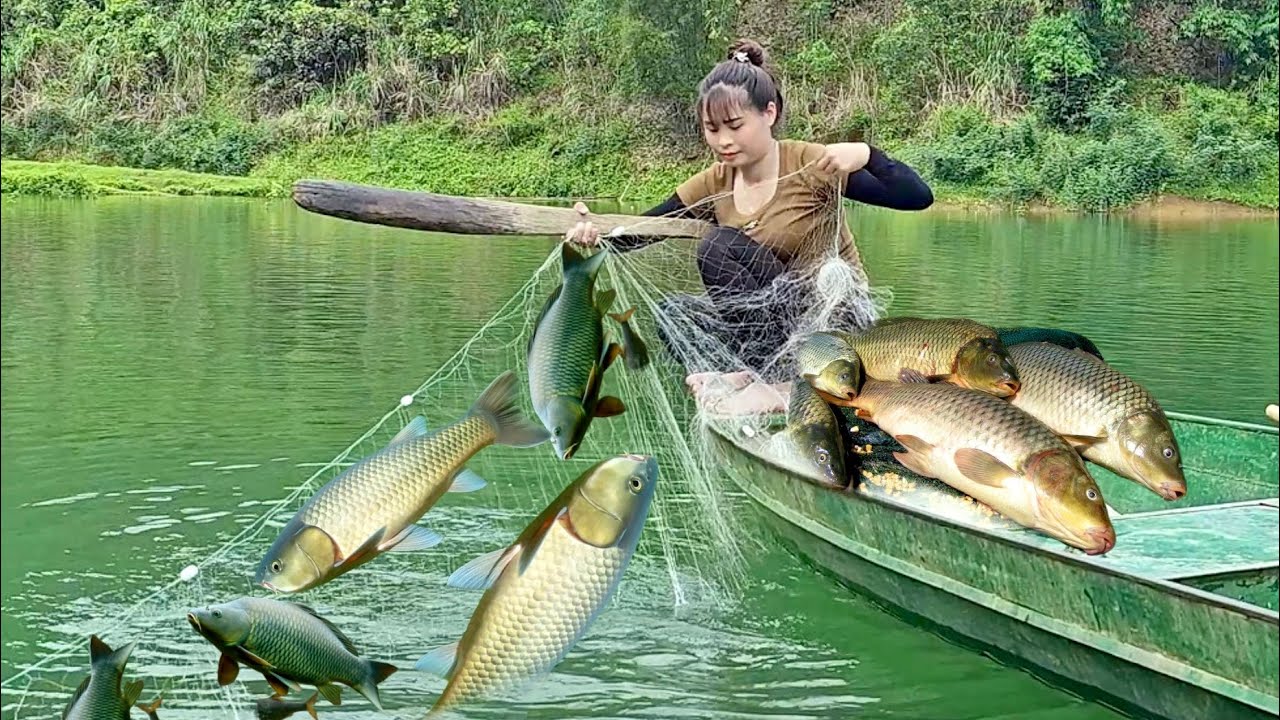 Living off grid, living alone on a deserted island, digging fish ponds ...