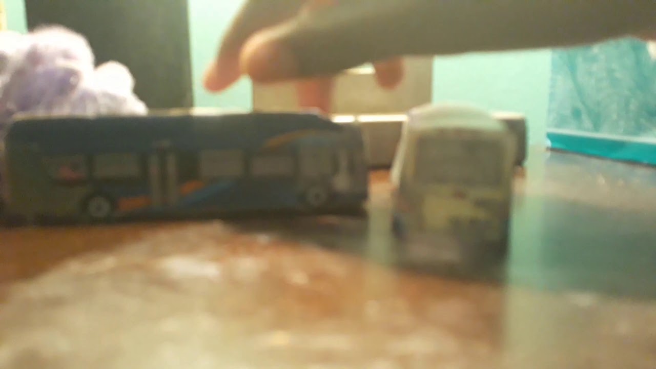 Hard to make :( paper buses Governor Cuomo New Flyer D60HF and New ...