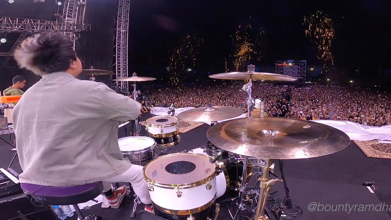 SHEILA ON 7 - PEJANTAN TANGGUH (DRUM CAM) BOUNTY RAMDHAN - YouTube