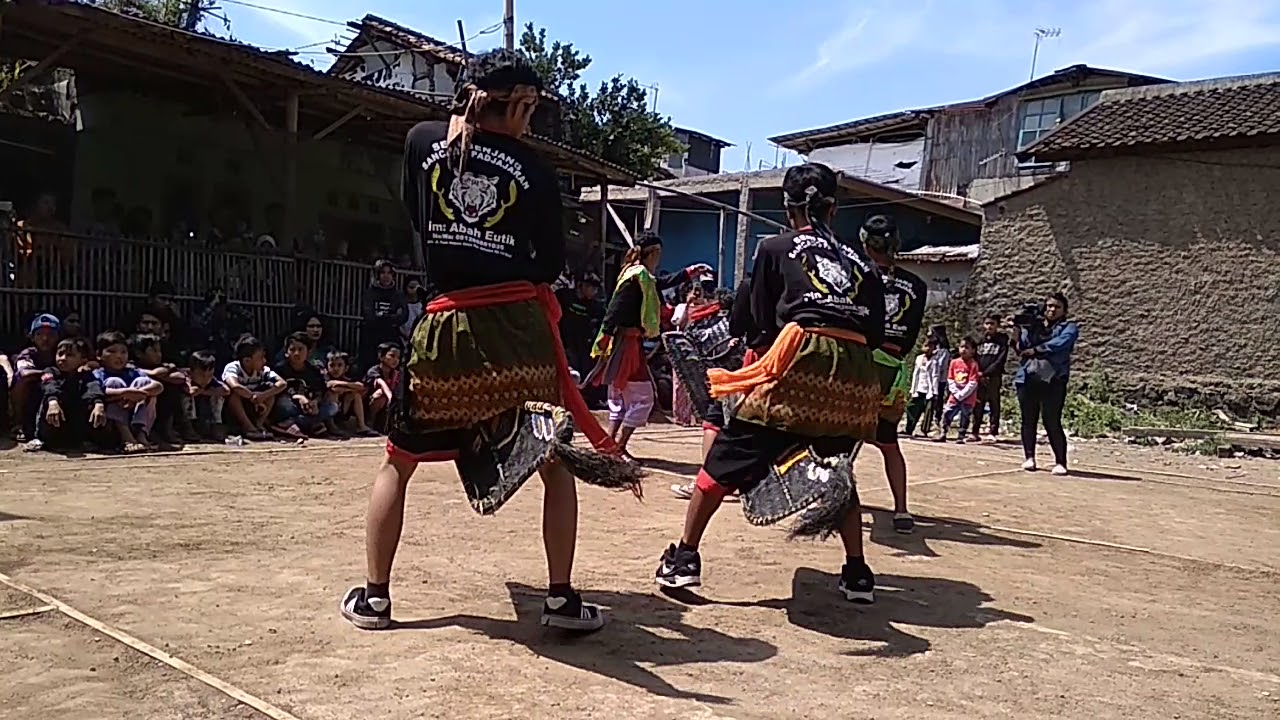 Seni Benjang Sancang Padjajaran @Cinambo Ujungberung Kota Bandung - YouTube