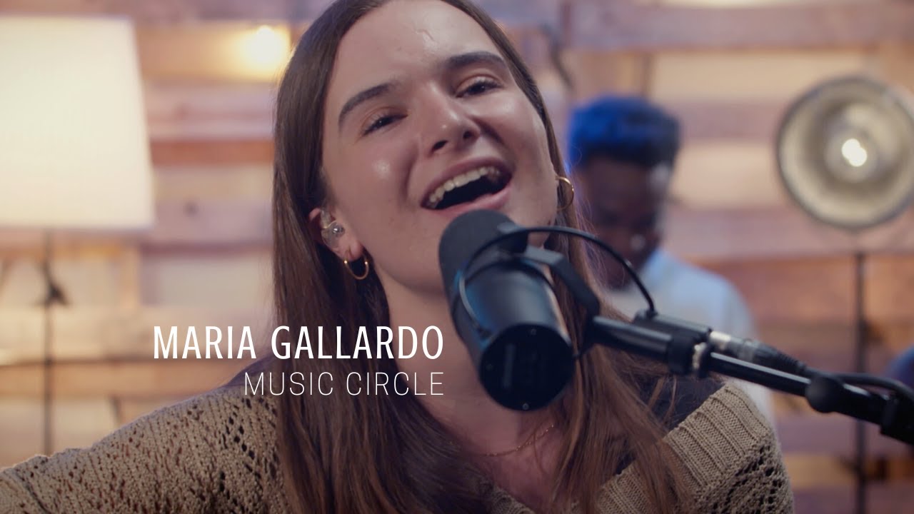 MARIA GALLARDO // HOSSANA - YouTube