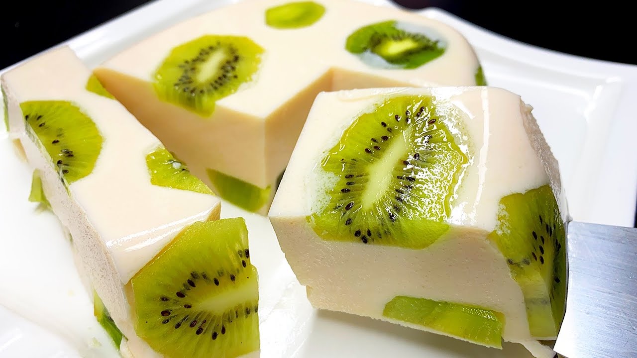 This fruit dessert is amazing. Easy to make. Very simple and delicious ...