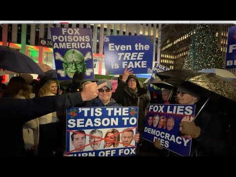 Trump Supporter Confronts Protesters at Fox Christmas Tree Lighting 11 ...
