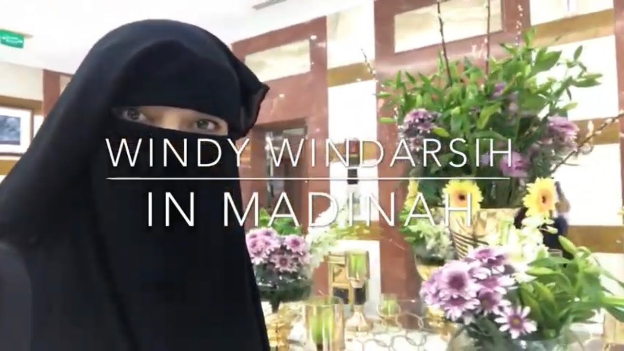 Windy Windarsih - in Madinah - YouTube
