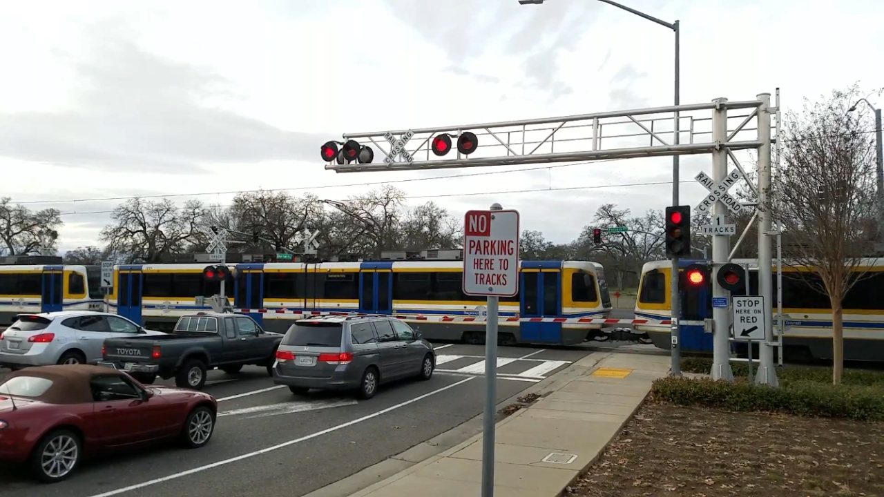 2/2/2017 Iron Point Road Railroad Crossing, Sacramento Light Rail Gold ...