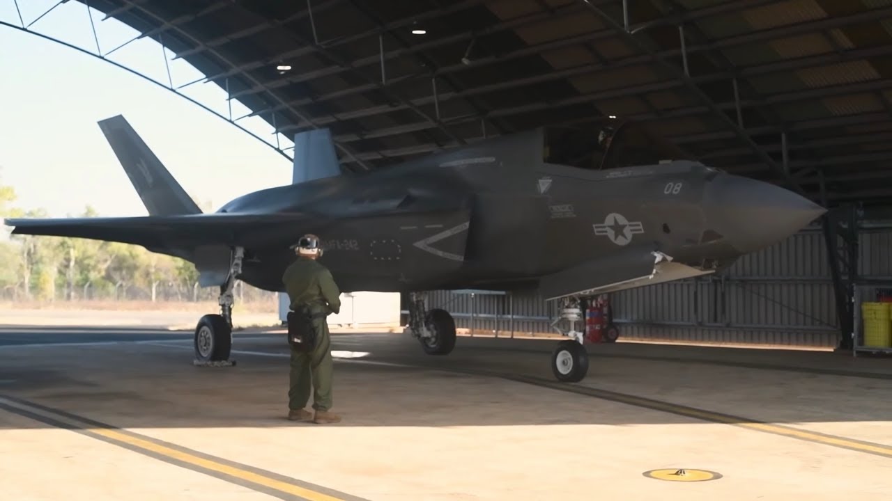 Expeditionary Ordnance Loading Down Under into F-35B Lightning II ...
