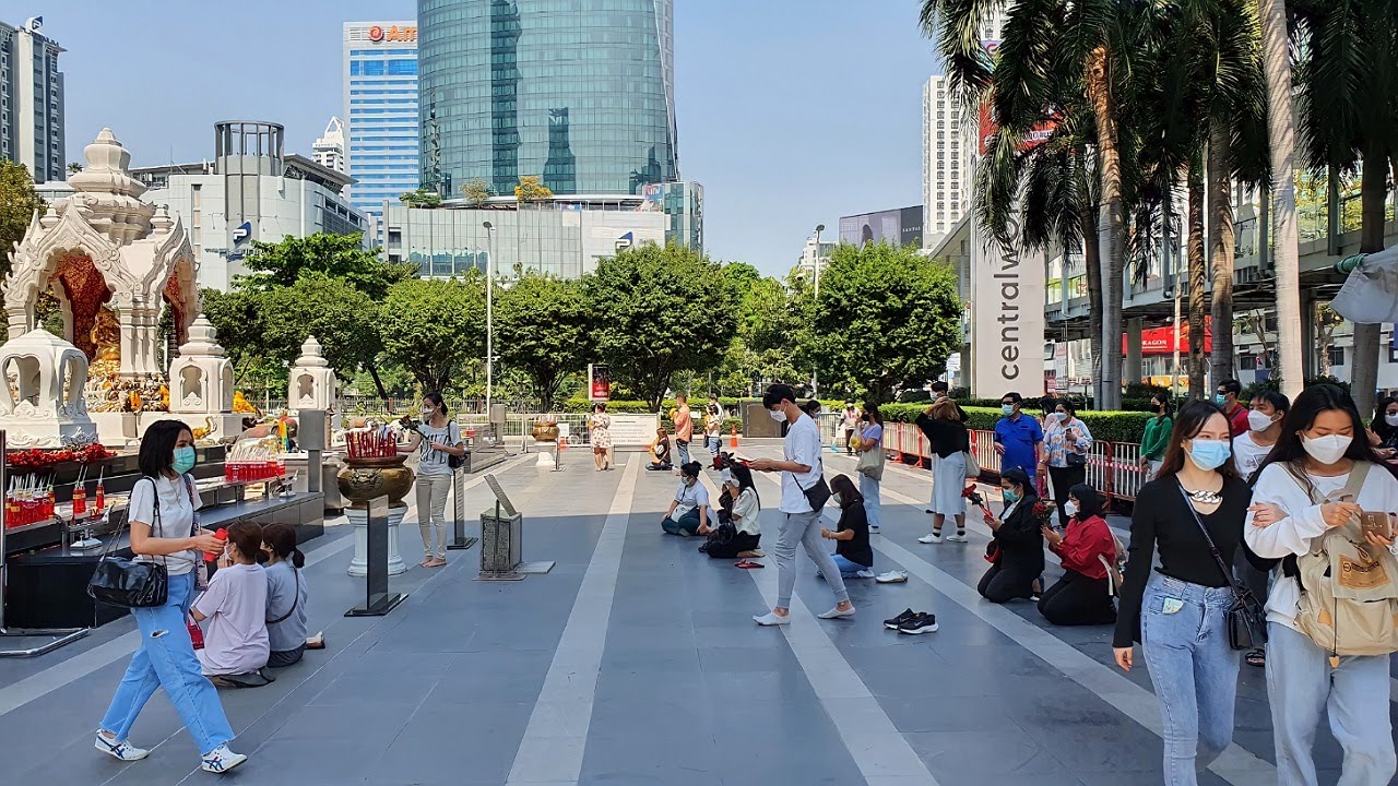 Walking in Bangkok Ratchadamri Road Central World to Pratunam 🇹🇭 ...