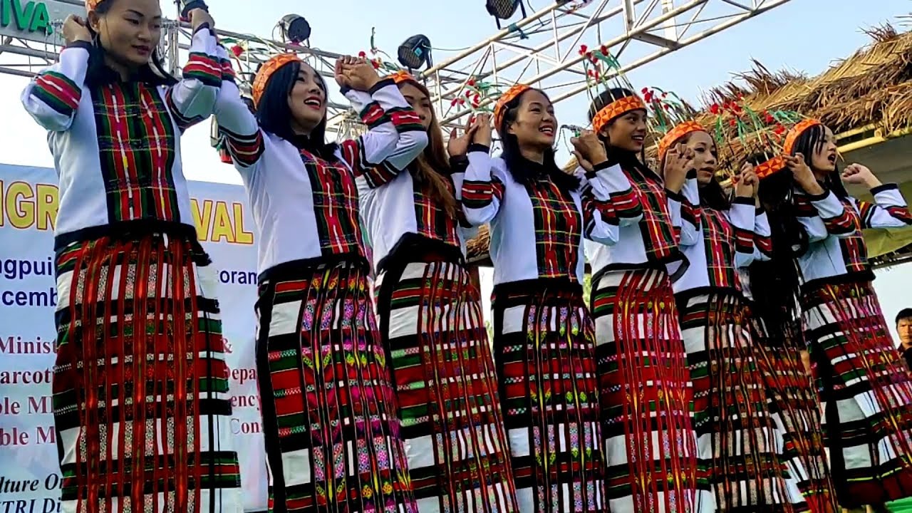 Mizo traditional dance performance at Dampengpui 3rd level Hojagri ...