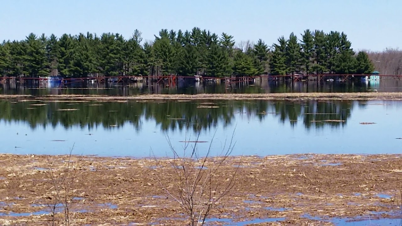 Wisconsin River flooding western bank on Highway 82 - YouTube