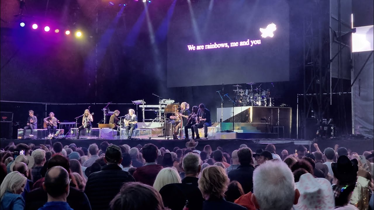 An Evening With The Chicks - Cardiff Castle - YouTube