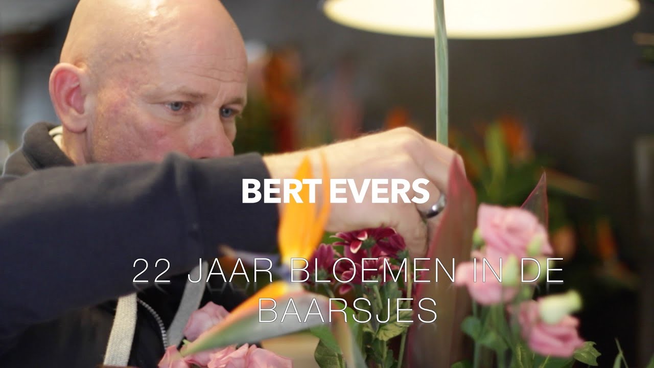 Bloemist Bert Evers neemt afscheid van de Baarsjes - YouTube