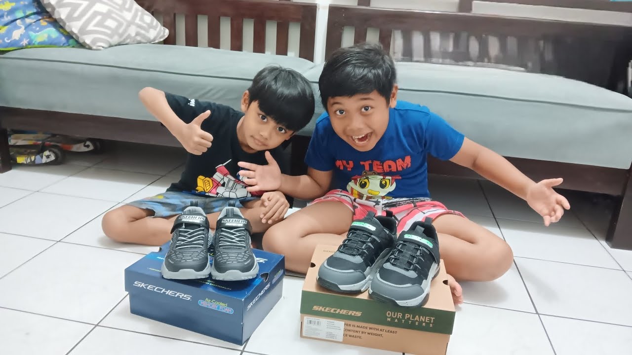 UNBOXING SEPATU || YEAAAYY - YouTube