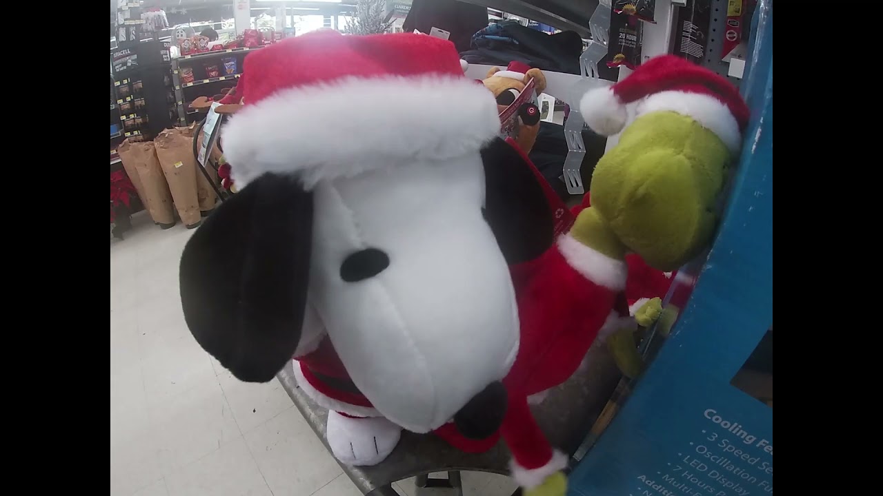 Walking Snoopy Christmas 2020 Animatronic - YouTube
