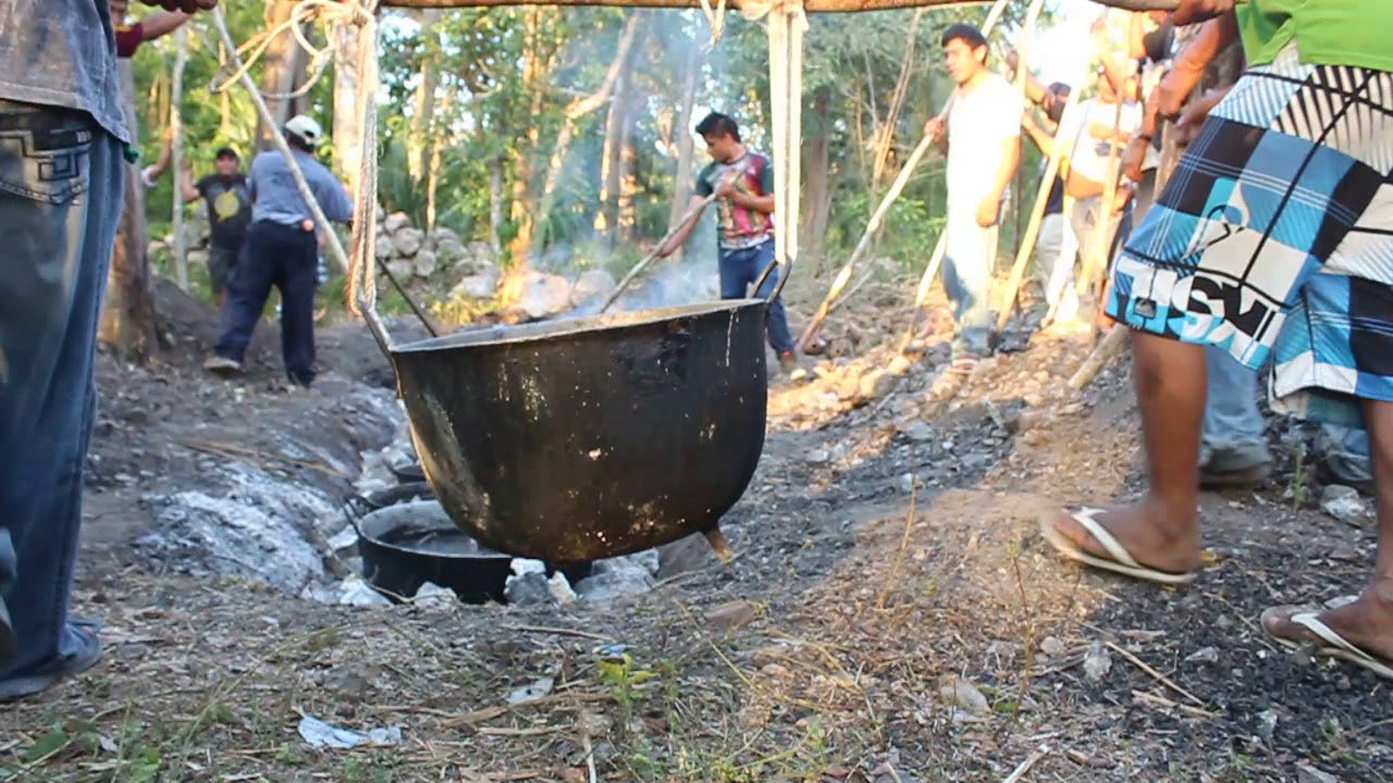 Relleno negro en Tihosuco, Quintana Roo. - YouTube