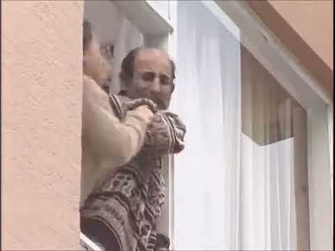BİZİMKİLER DİZİSİ...Cemil bina'nın namus bekçiligine soyunuyor...