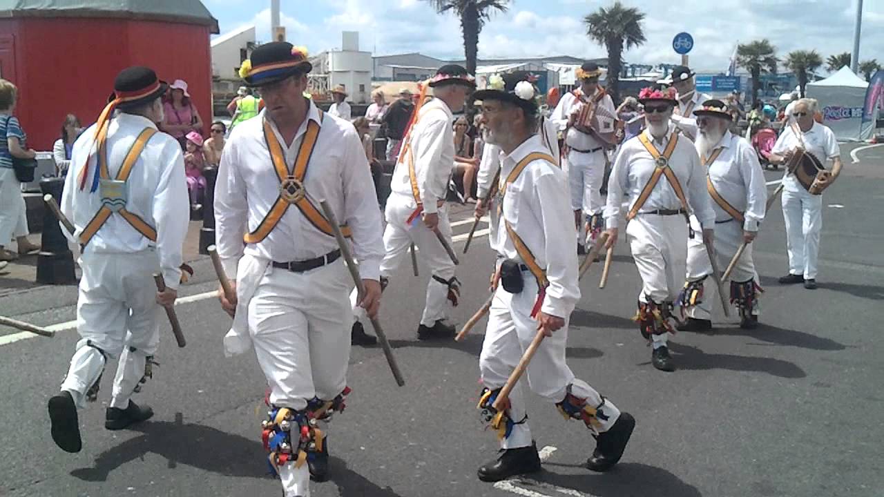 Morris men dancing Poole Folk Festival 2 - YouTube