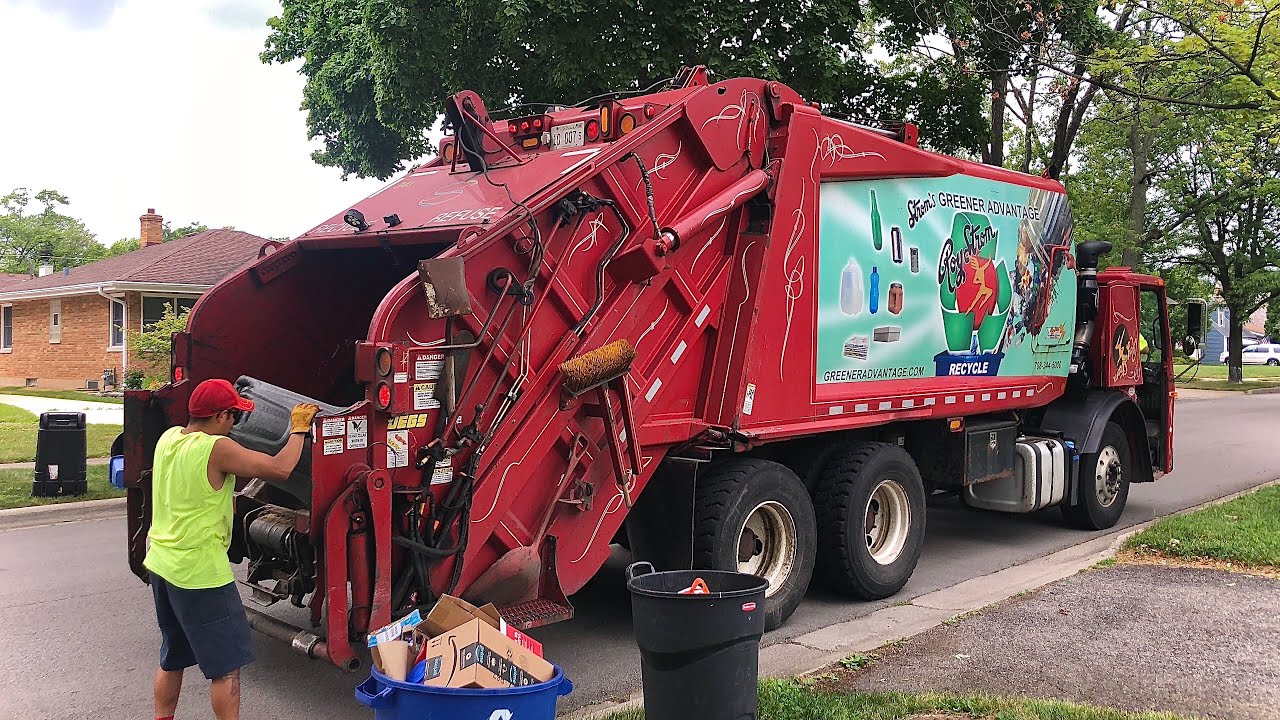 Roy Strom’s Mack LEU Split Loadmaster Enviromaster Garbage Trucks - YouTube