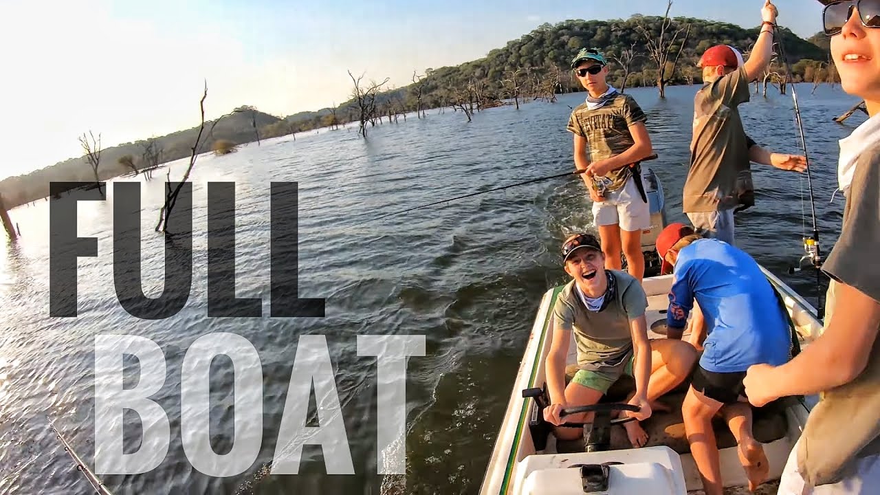 Tiger Fishing With too Many People on the Boat! (Fight nearly breaks ...