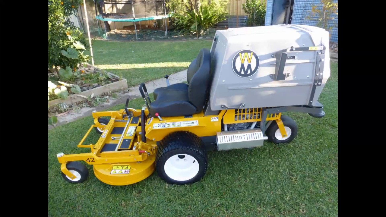 Mowing Walker MC19i Kurrajong NSW - Mowing on steep hills - YouTube