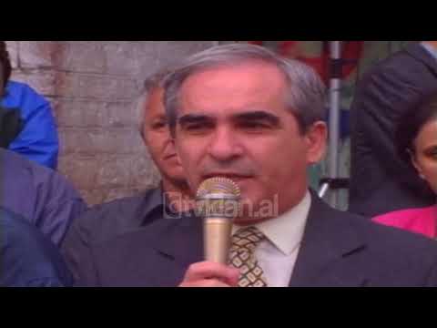 Skender Gjinushi prezanton kandidatet per deputet ne Peshkopi, Bulqize dhe Paskuqan(20 Qershor 2001)