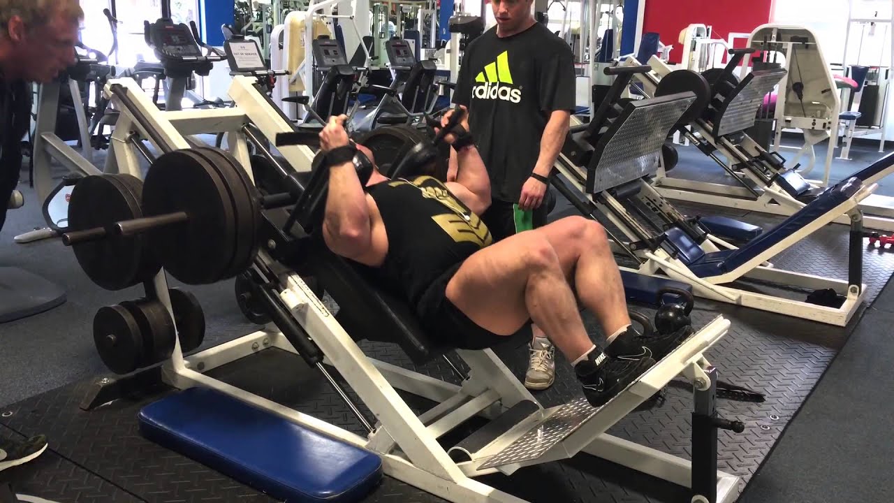 Hack Squats with 1.5 reps as a bonus - YouTube