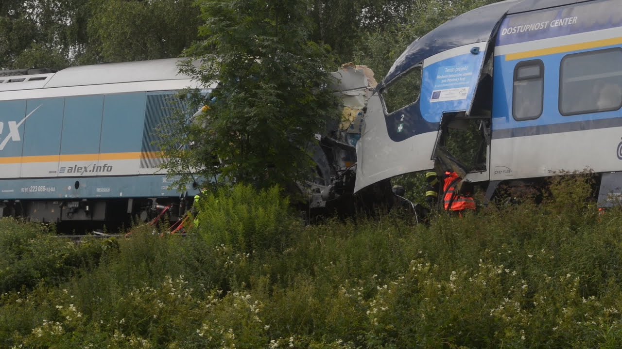 Emergency services work at the scene of the Czech train crash | AFP ...
