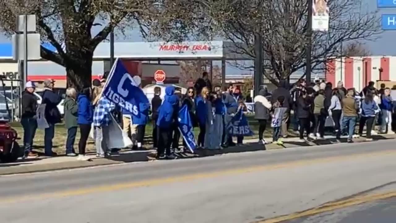 Carthage Tigers send-off to State Championship Game! - YouTube