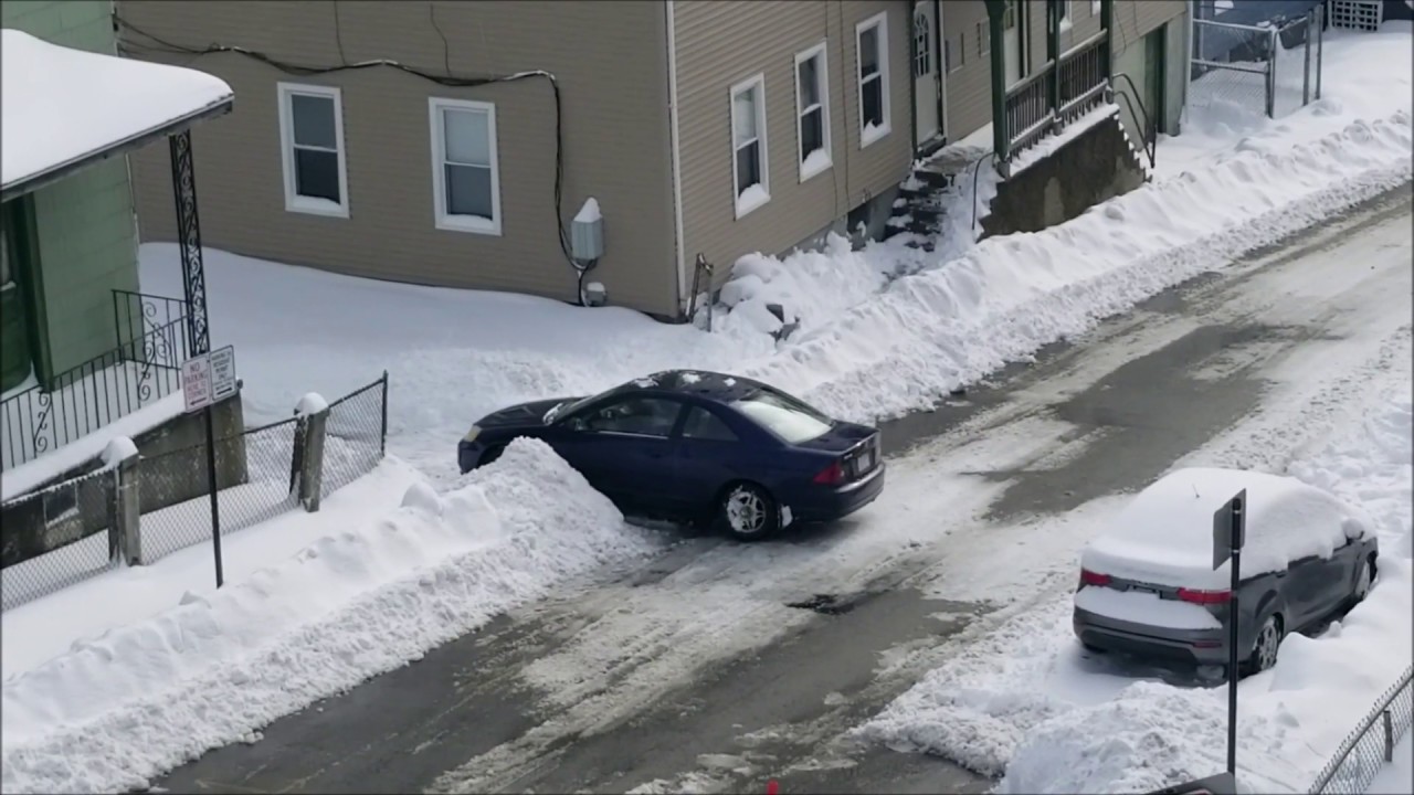 Crazy Drivers In the Snow With Udizzy1969 - YouTube