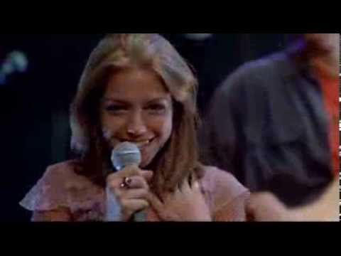 Thais Fersoza e Pedro Nechiling cantam Mania de Você