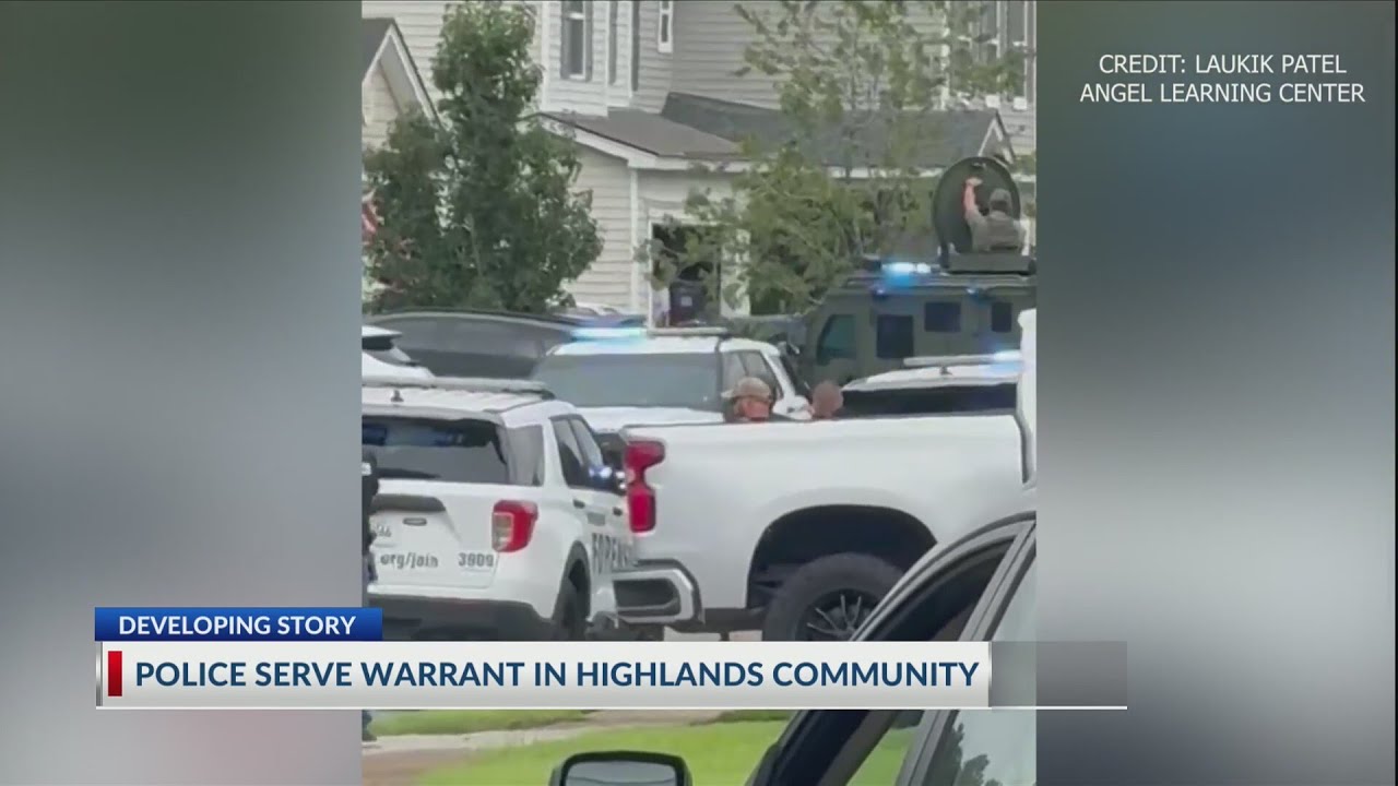 Police serve warrant in Highlands Community - YouTube