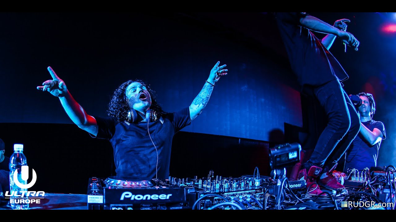 DVBBS - Live at Ultra Europe 2015 - YouTube