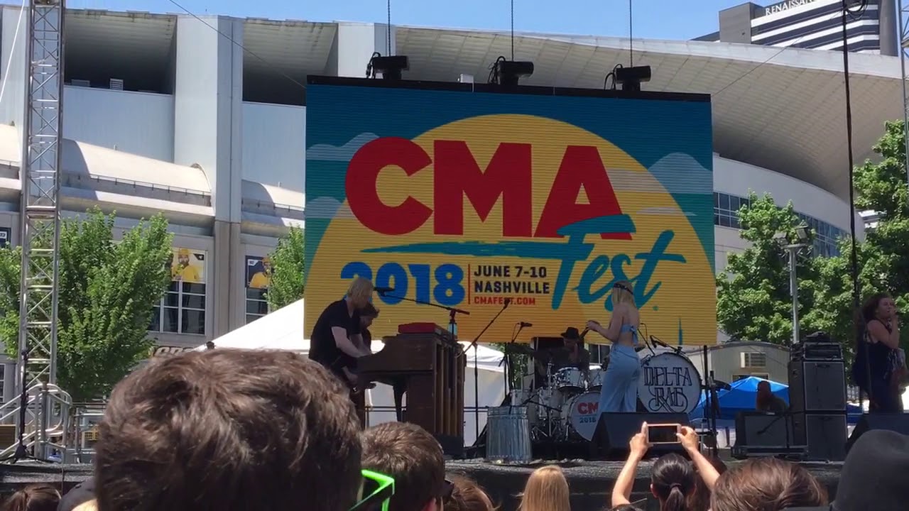 Delta Rae - Live at 2018 CMA Music Festival - Hands Dirty - YouTube