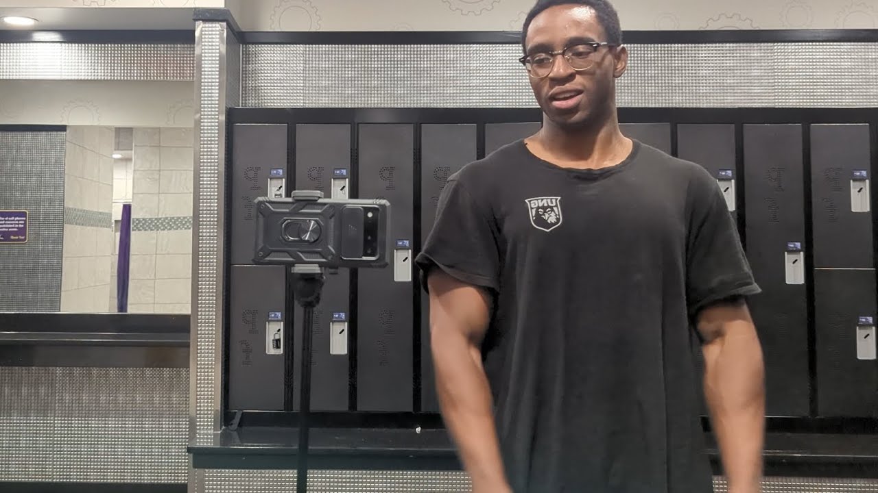 DO I HAVE A SLEEPER BUILD ?!? // Push Day Flex ( Chest, Shoulders ...