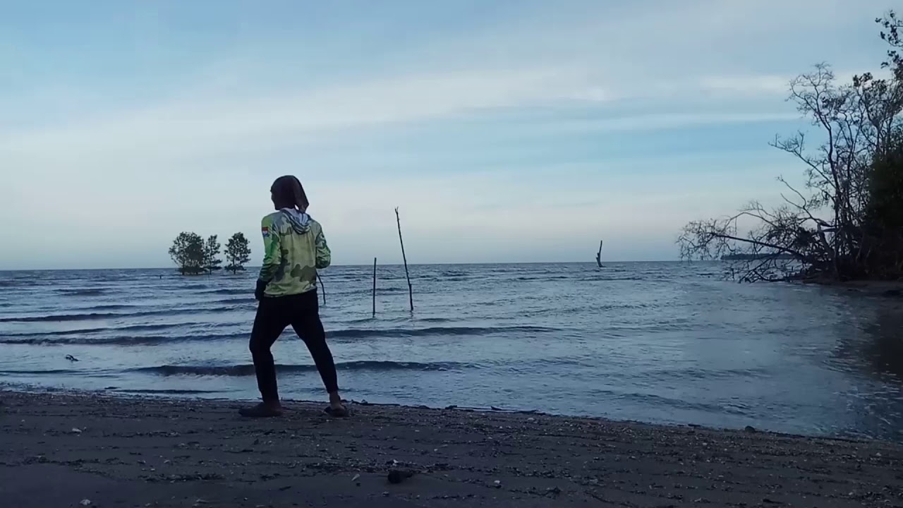 Refreshing sambil mancing || lokasi pantai Tanjung mahkota #kotabaru ...