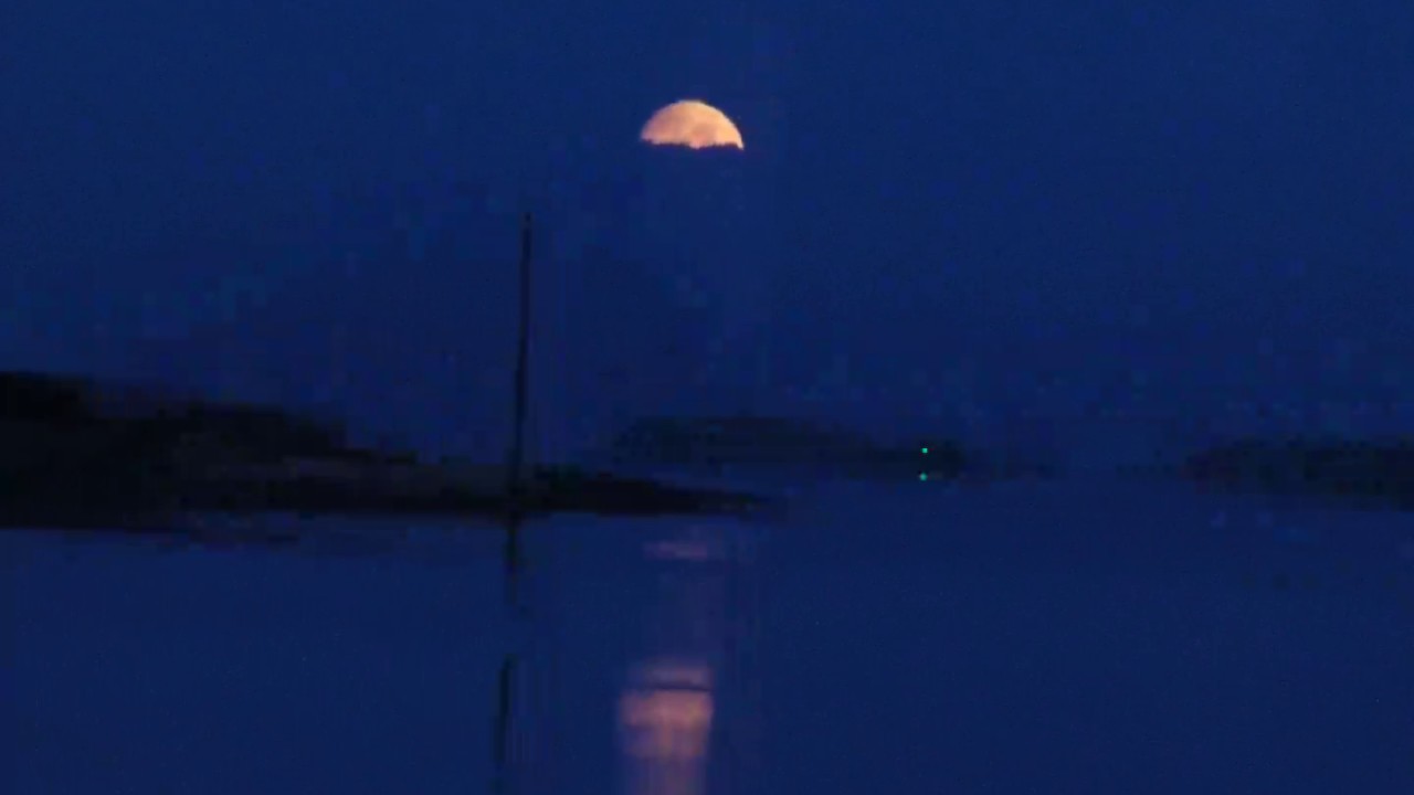 Moon set in navy blue sky - prefect moon set - YouTube