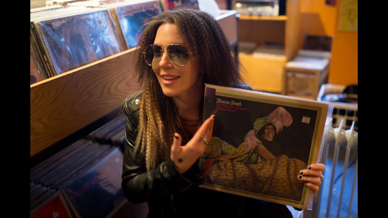 Dorothy: In-store with The Vinyl District at Washington, DC’s Som ...