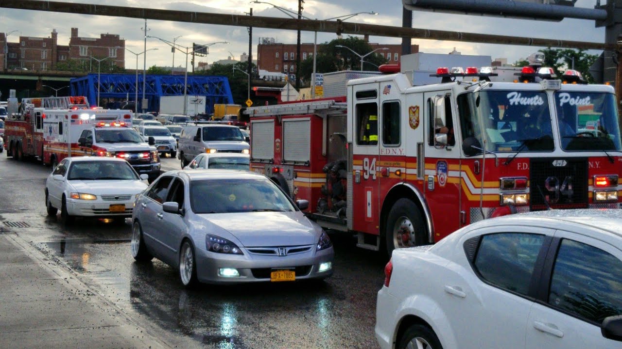 FDNY Engine 94, Ladder 48 and FDNY EMS Responding To An 5 Car MVA In ...