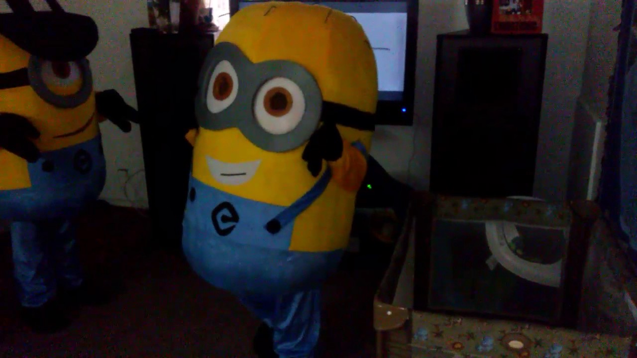 Minion dancing juju on that beat - YouTube