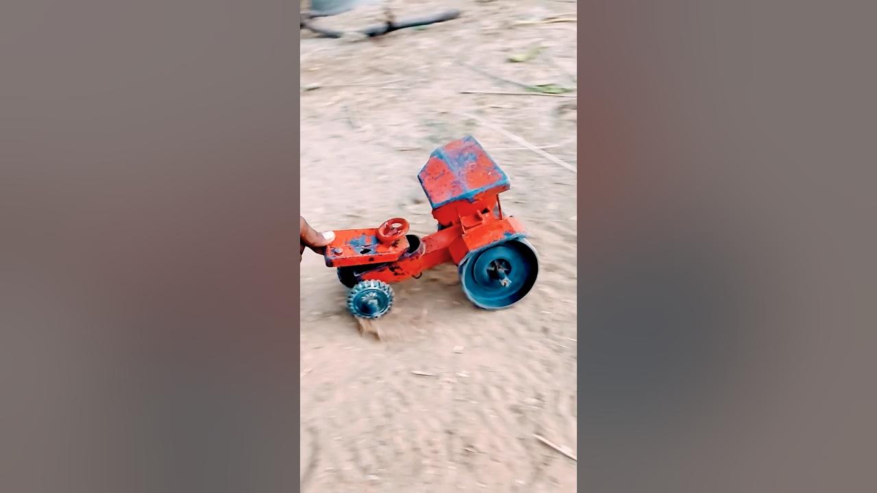 Faqeer bacha tractor ke nechy #viralvideo #ytshorts #india # ...