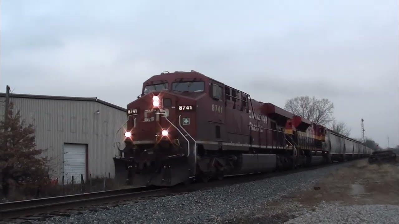 CP #8741 Leads NB CPKC Grain with Lots of TILX Hoppers. Grandview, MO 12/22/23 - YouTube